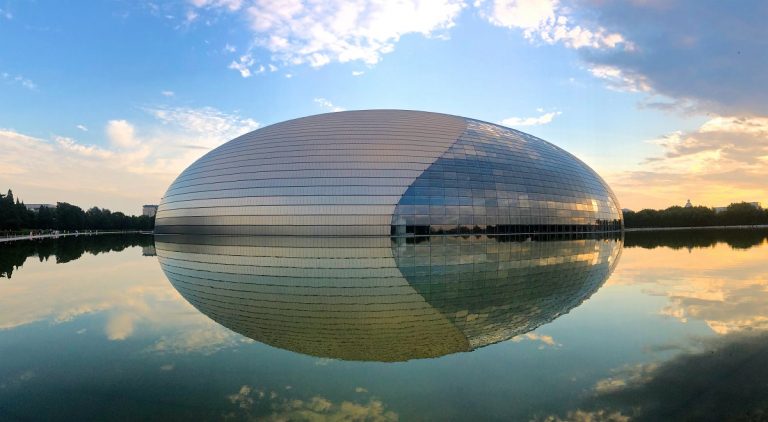 10 Amazing Glass Buildings Around The World | RMJM Insights